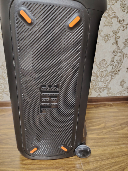 Продаю  JBL 310 акустику