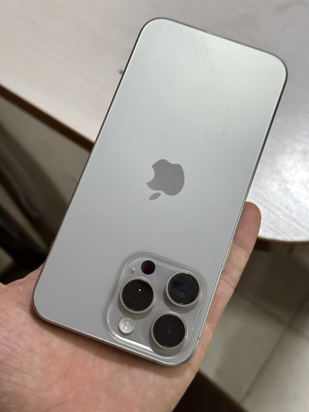 Iphone 15 pro max 26gb %90