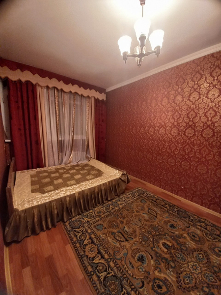 Продается 4 х комн каартира с лоджией в Навои
