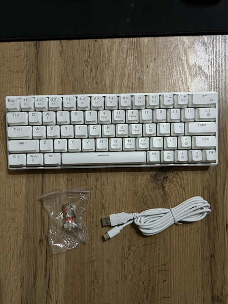 Игровая Механическая клавиатура , формат 60 % , rgb