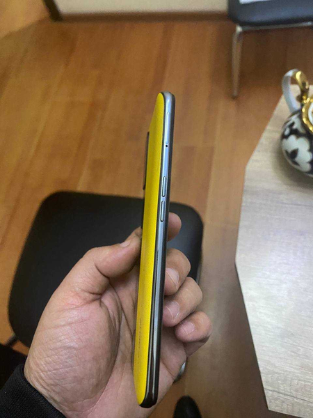 Realmi GT5 5G phone