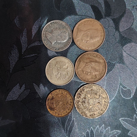 Продаю манеты цену предлагайте сами