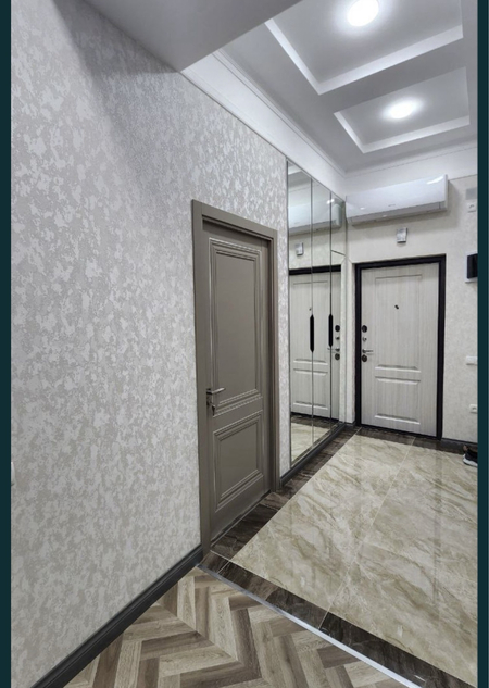 Qorasu -1 plaza 2 hona studiya noviy remont 7 etaj  12 etajli dom
