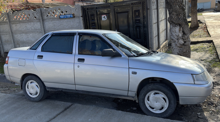Lada 2110 yaxshi holatda