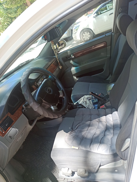 Srochna sotiladi Lacetti 1,8