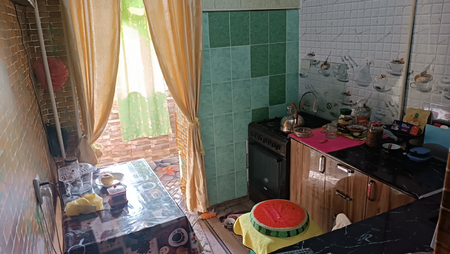 продается 2-к кв Район Площадь Олтын олма. 3-этаж.