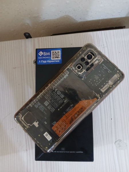 Poco F3 6/128Gb kar dak