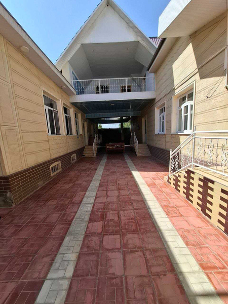 Xovli uy 2 etajli elitniy mahalla
