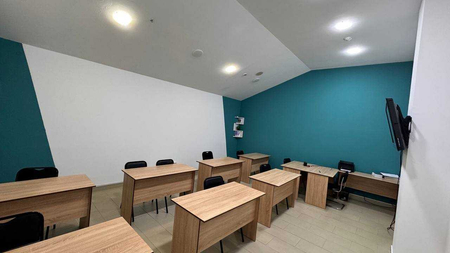 Ofis va o'quv markazi uchun xonalar ijaraga beriladi.