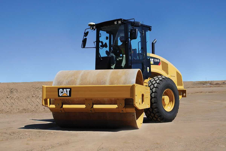 Грунтовый каток Cat CS16