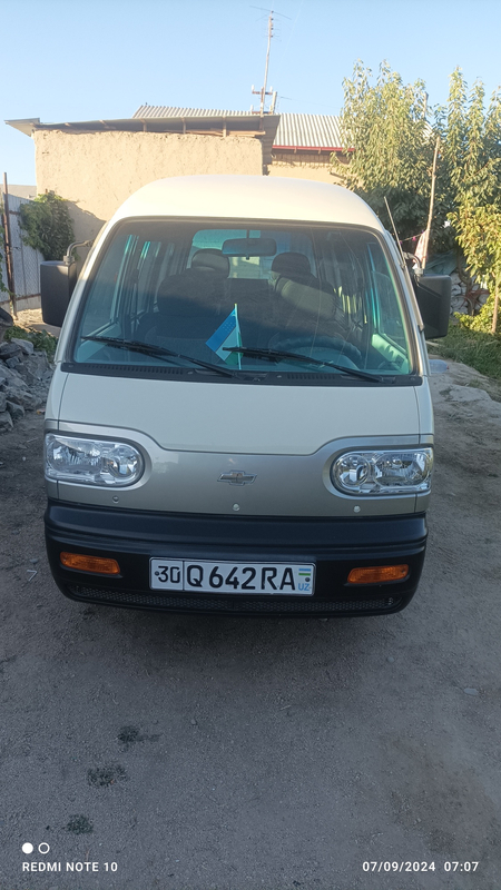 Mashina sotiladi srochno