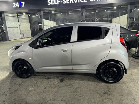 Chevrolet spark.