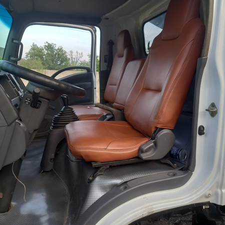 Автомобиль изузи