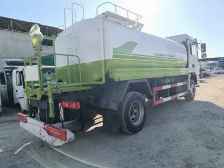Водовоз Shacman 4х2 (15 куб)