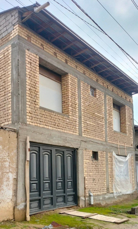 Уй сотилади Алгаритом автосалондан 1 км ичкарида