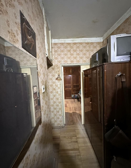Кушбеги 1/3/5 не торец балкон 2*3 ор.р Азия Маркет