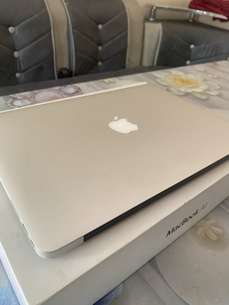 Sotiladi Macbuk 13 inch ideal 100%