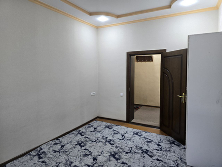 Продается квартира в самом центре Янгиюля.
