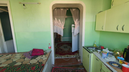 Evanoski zapchast bozor orqasida 4 etajlik_ 4 etajda 3 xonali dom soti