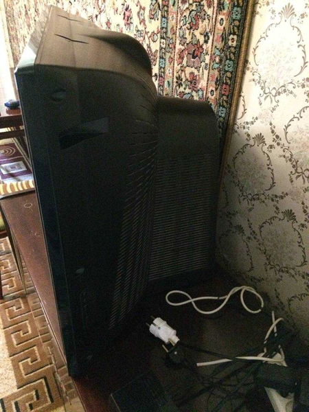 Телевизор LG диагональ 70 см
