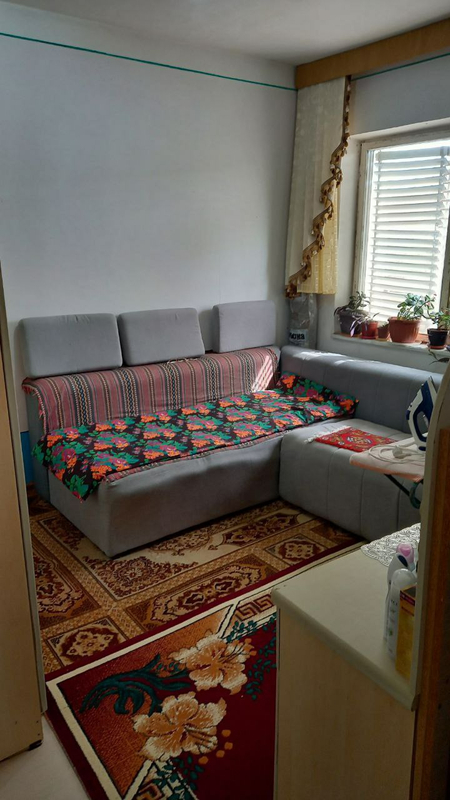 Kvartira sotiladi srochna 3/3/4 bezmakler 40.000$
