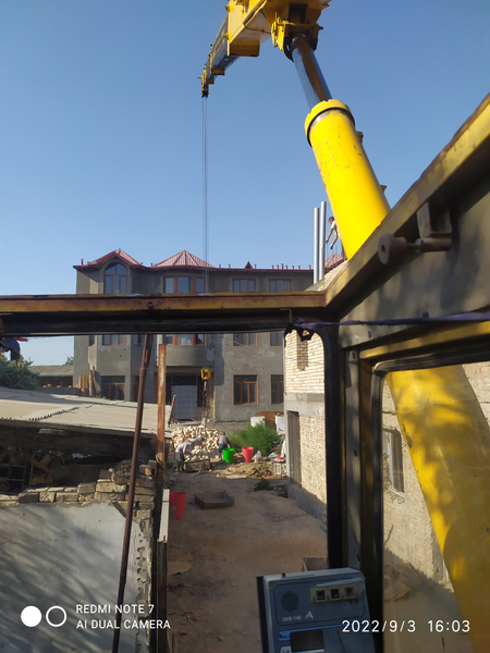 Avto kran 20 tonna 21 metr