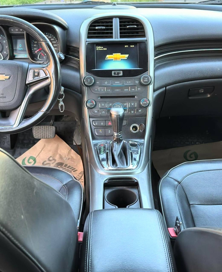 Малибу 1  3поз автомат сотилади.  Пробег 91000км. Краска тоза.