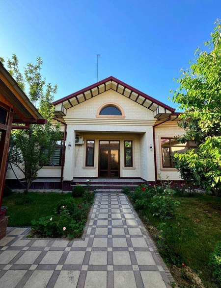 Продается дом в Яккасарайском районе (4.55 Соток)