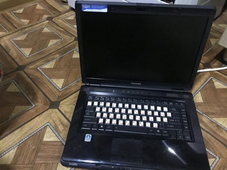 Ноутбук TOSHIBA на запчасти не рабочий 15,4*