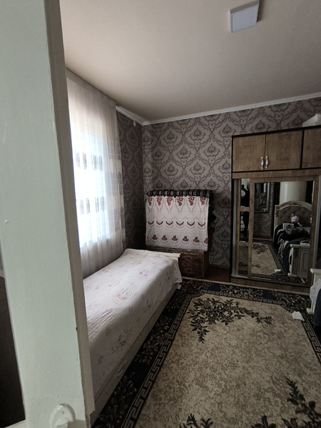 Продается дом в центре Янгиюля.