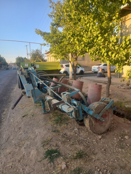 Traktor sotiladi