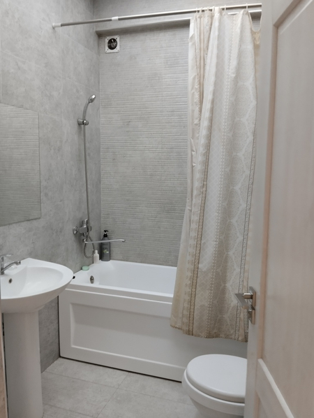 Sergeli 3 bekat green hous 2 xonali lubboyiga xamma sharoitlar bor