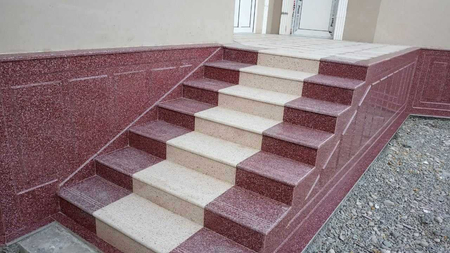 Aglomerat plita va tayyor zinalar , travintin va granit