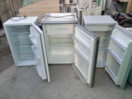 Midea mini xolodilnik