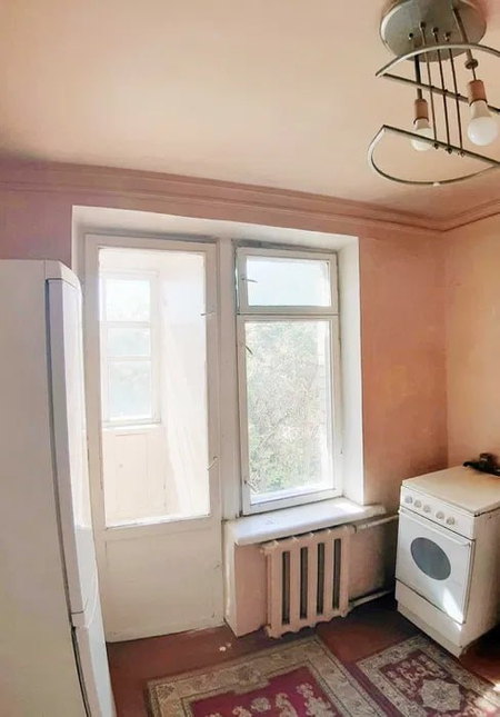 Продаётся квартира Чиланзар 25 квартал 3/5/5 Кирпичный дом, балкон 2*6