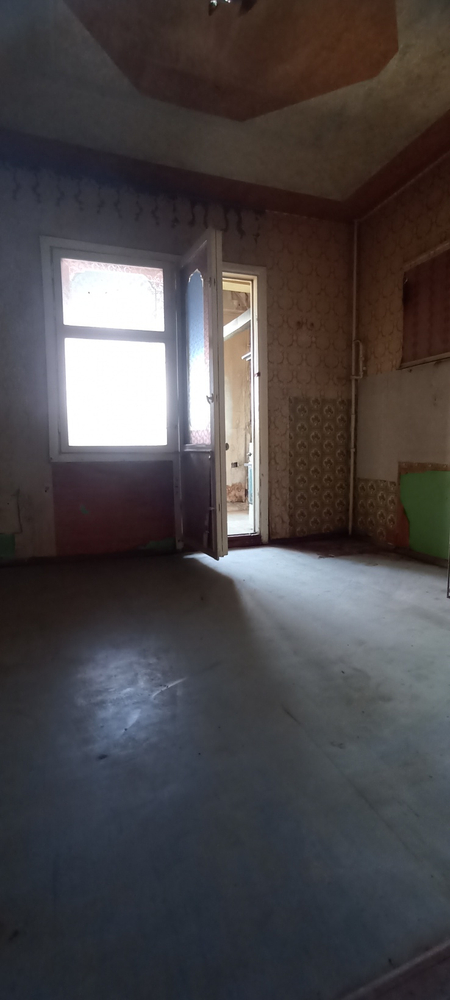 Продаётся квартира, Сергели-8,  2/8/9 без ремонта., балкон 2,15×3.35