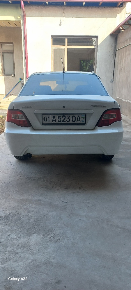 Nexia 2 gibrit sotiladi