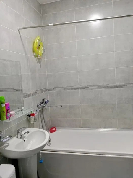 СРОЧНО продается квартира , Рынок Кадышева ( К147 )