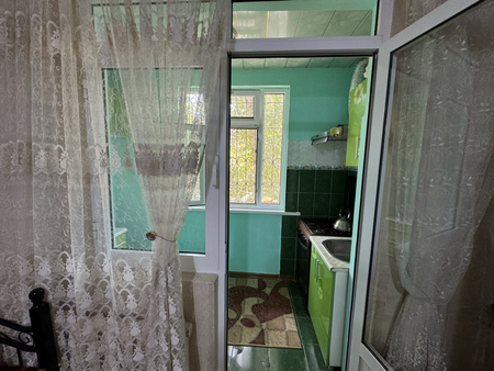 Квартира Чиланзар Ц кв, 2 комнатный переделено 3х ком, 2-этаж