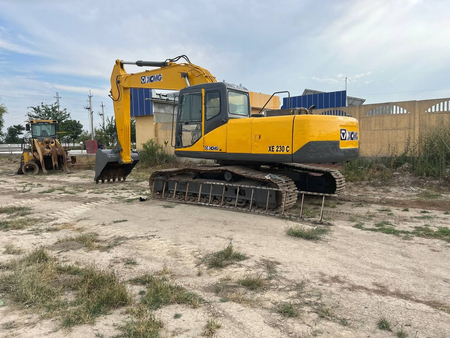 XCMG 230 EKSKAVATOR sotiladi