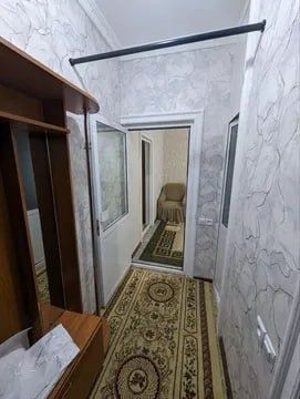 Чилонзор 17 продам срочно 2ком 50м2 3этаж