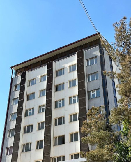 Labzak Здание 9 этажное+мансарда 12 соток, 5 600м2.Первая линия