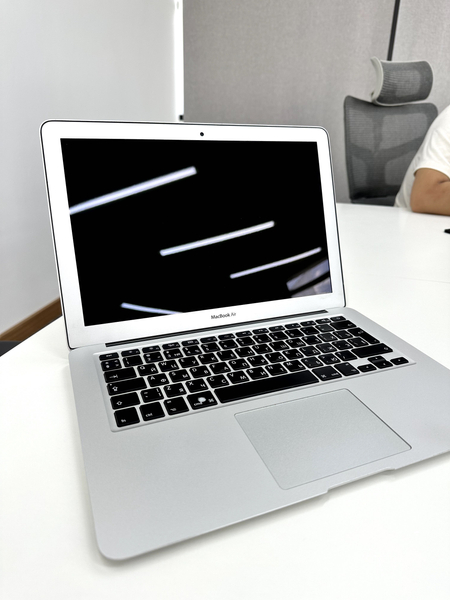 Macbook air 13 (2015) - 8/128