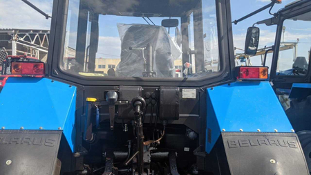Traktor Belarus 1221.3 nasiya savdoga beriladi