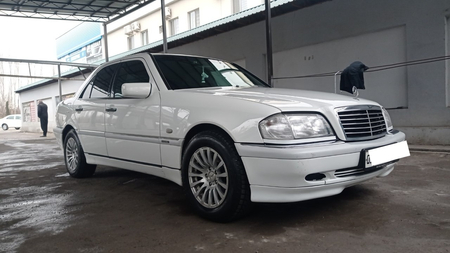 Mercedes Benz C 230