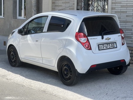 Spark sotiladi 2017 yil 2 pazitsa 53000km yurgan