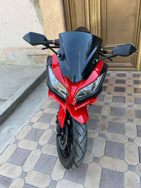 Электромотоцикл Kawasaki Ninja 300