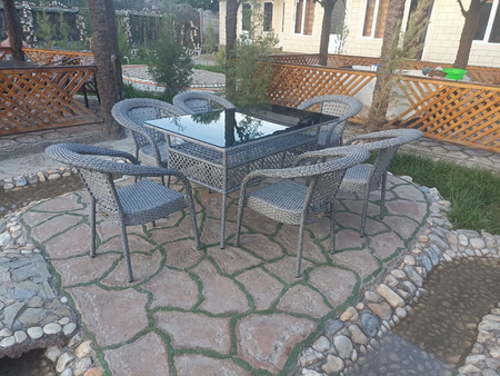 Kletichni stol stullar