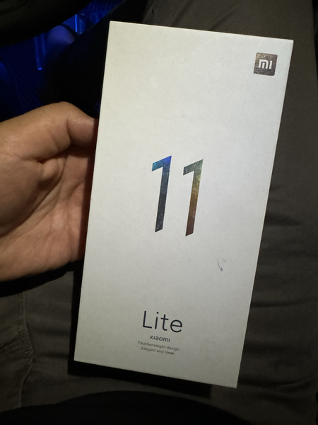 Xiaomi 11 Lite Sotiladi