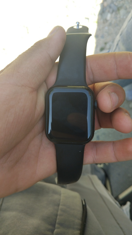 Smart watch sotiladi holati ideal yamngi 300ming keĺishamiz kami bor